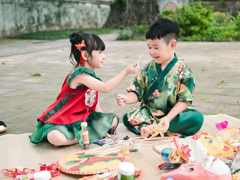 Hướng dẫn chọn quần áo Trung thu cho bé đẹp, thoải mái