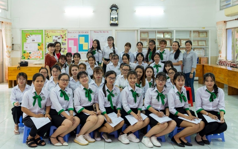 Giới thiệu chi tiết đồng phục trường Trung cấp Đông Dương