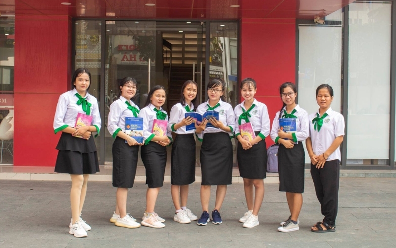 Giới thiệu chi tiết đồng phục trường Trung cấp Đông Dương